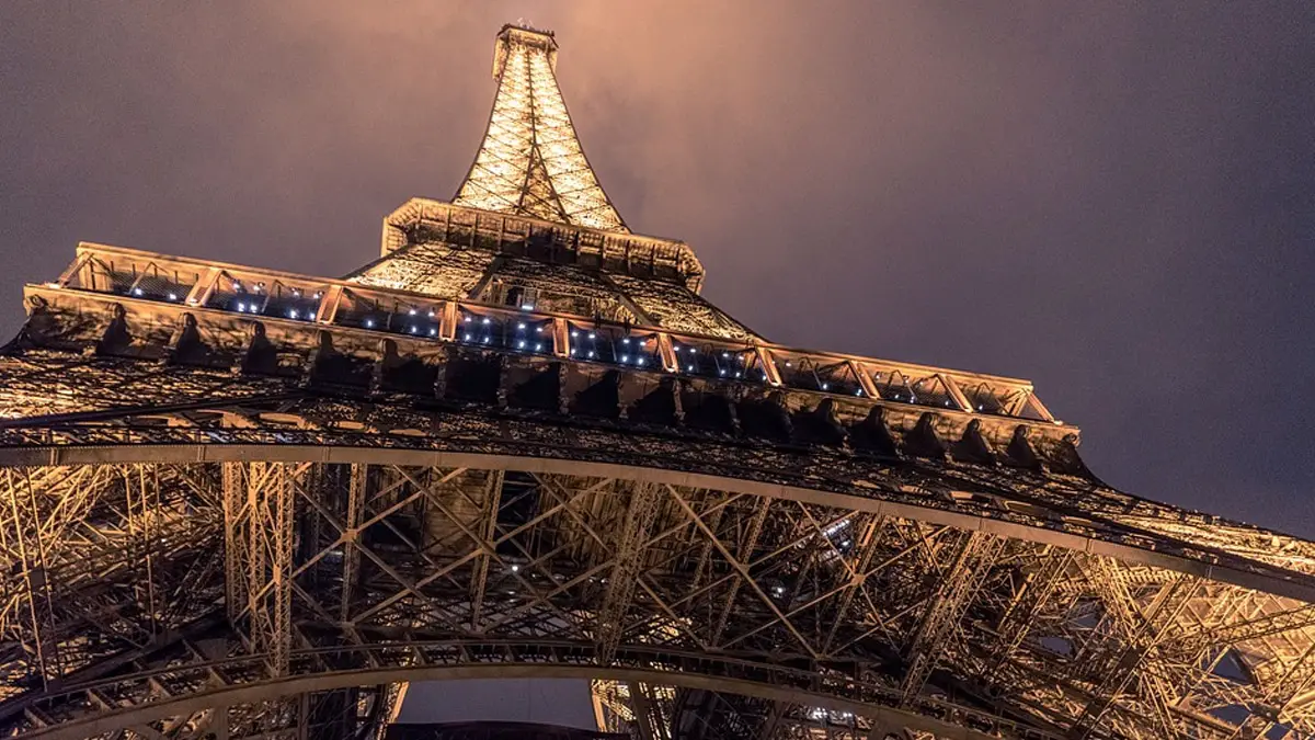 Torre Eiffel: ingressos, fotos e curiosidades